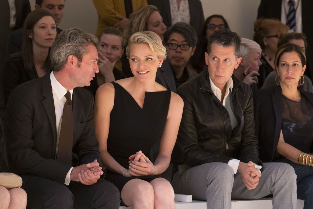 Photo : La princesse Charlene de Monaco assiste au défilé Akris ...