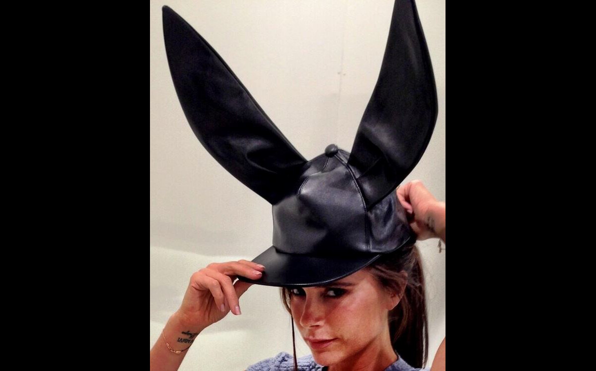 Photo : Victoria Beckham pose sur Twitter, le 13 septembre 2013 ...