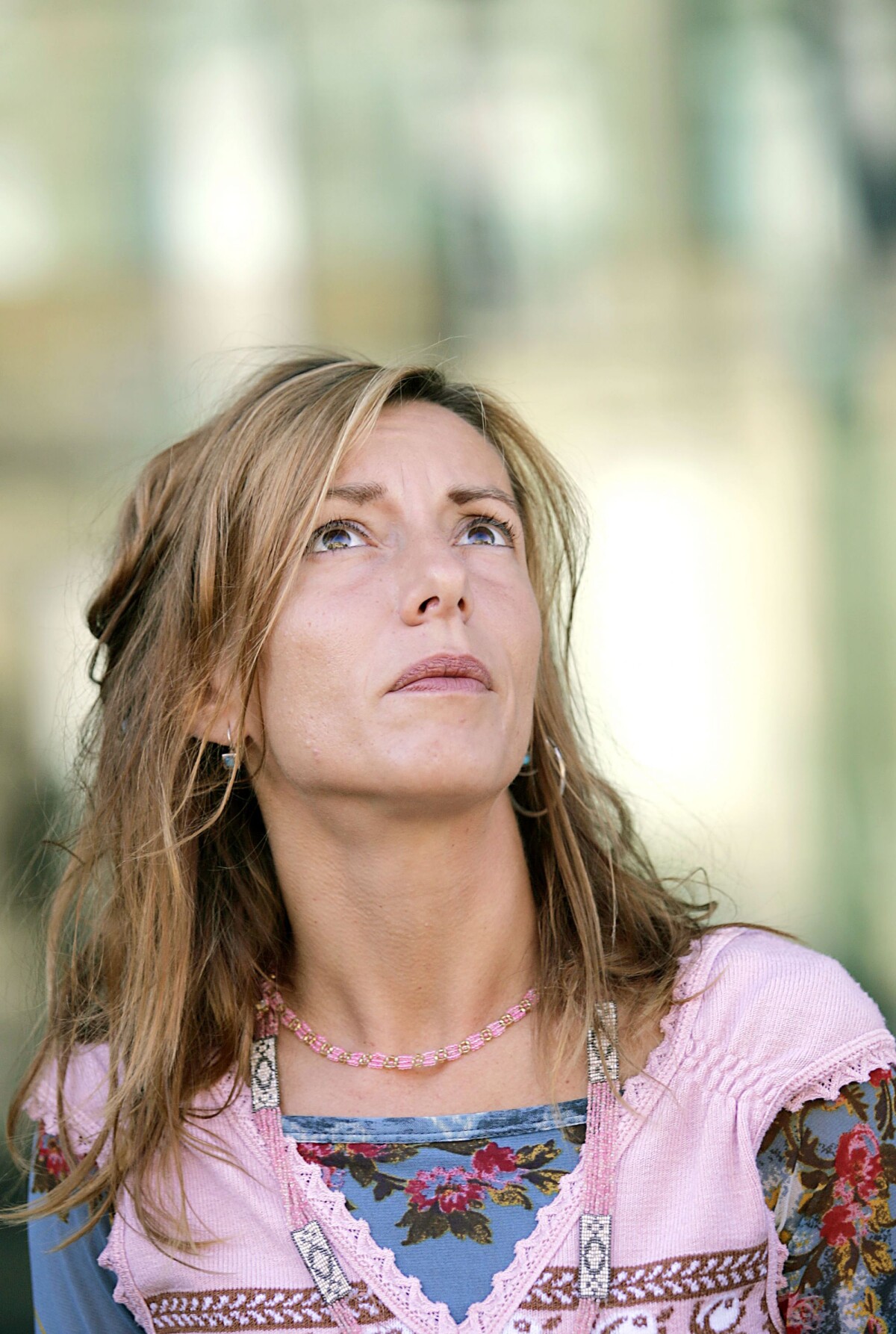 Photo : Kristina Rady devant le centre de détention de Muret pour aller ...