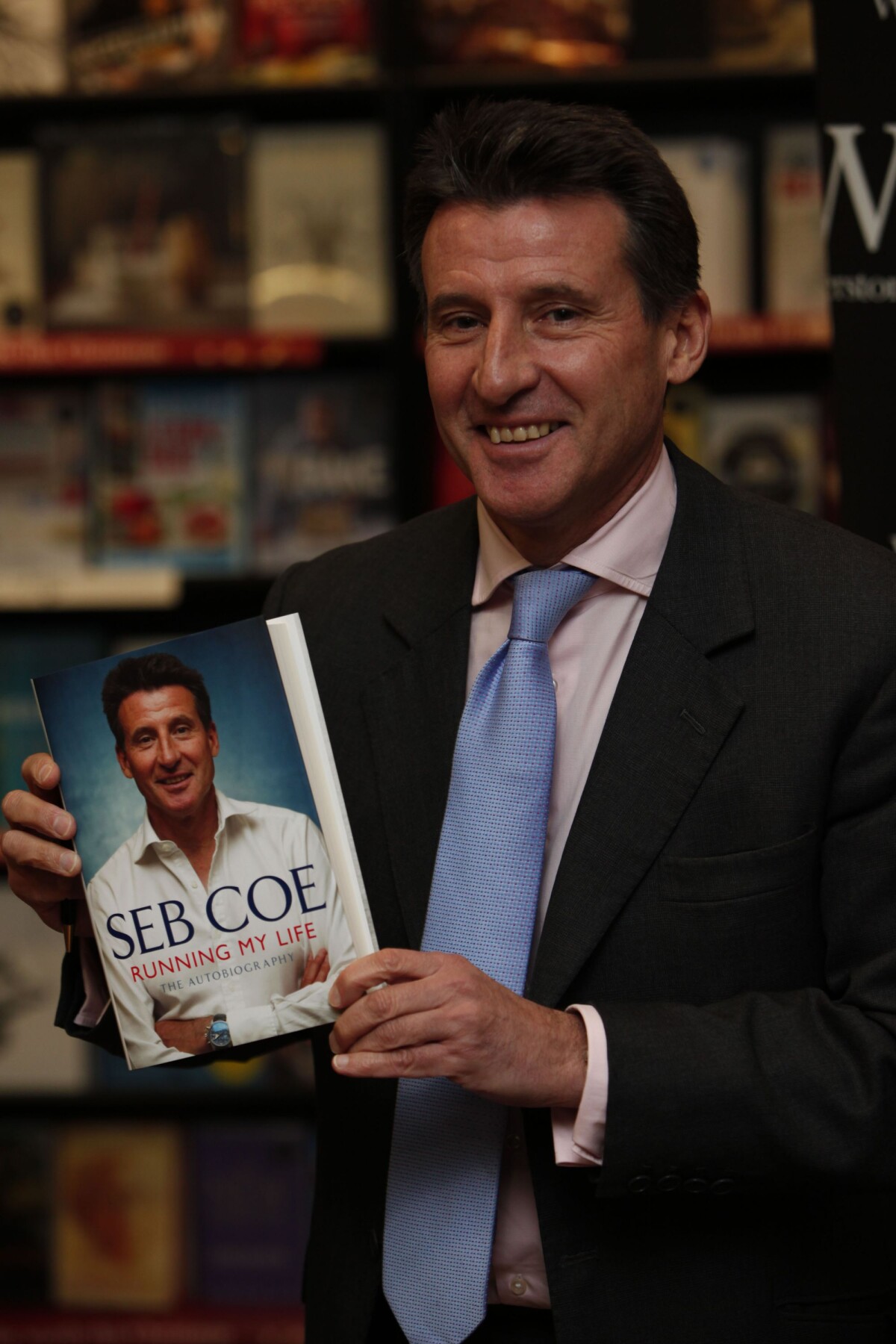 Photo : Lord Sebastian Coe fait la promotion de sa biographie à Londres ...