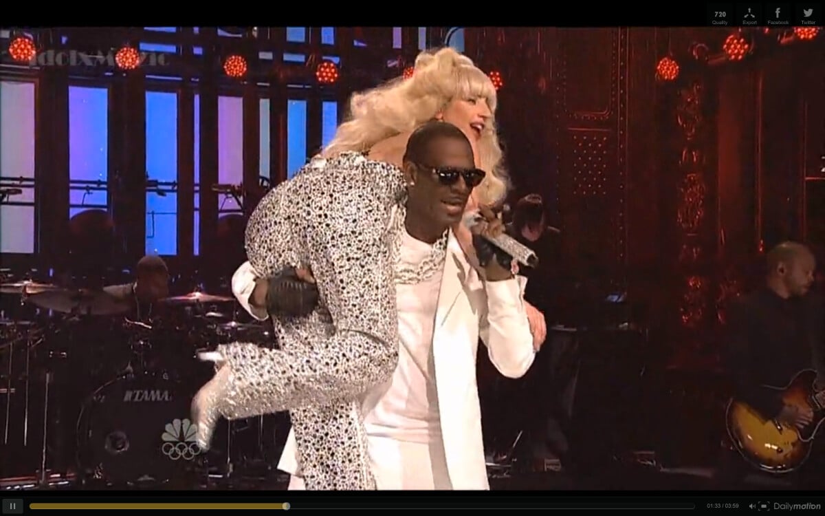 Vidéo : Lady Gaga et R. Kelly - Do What U Want - extrait de l'émission ...