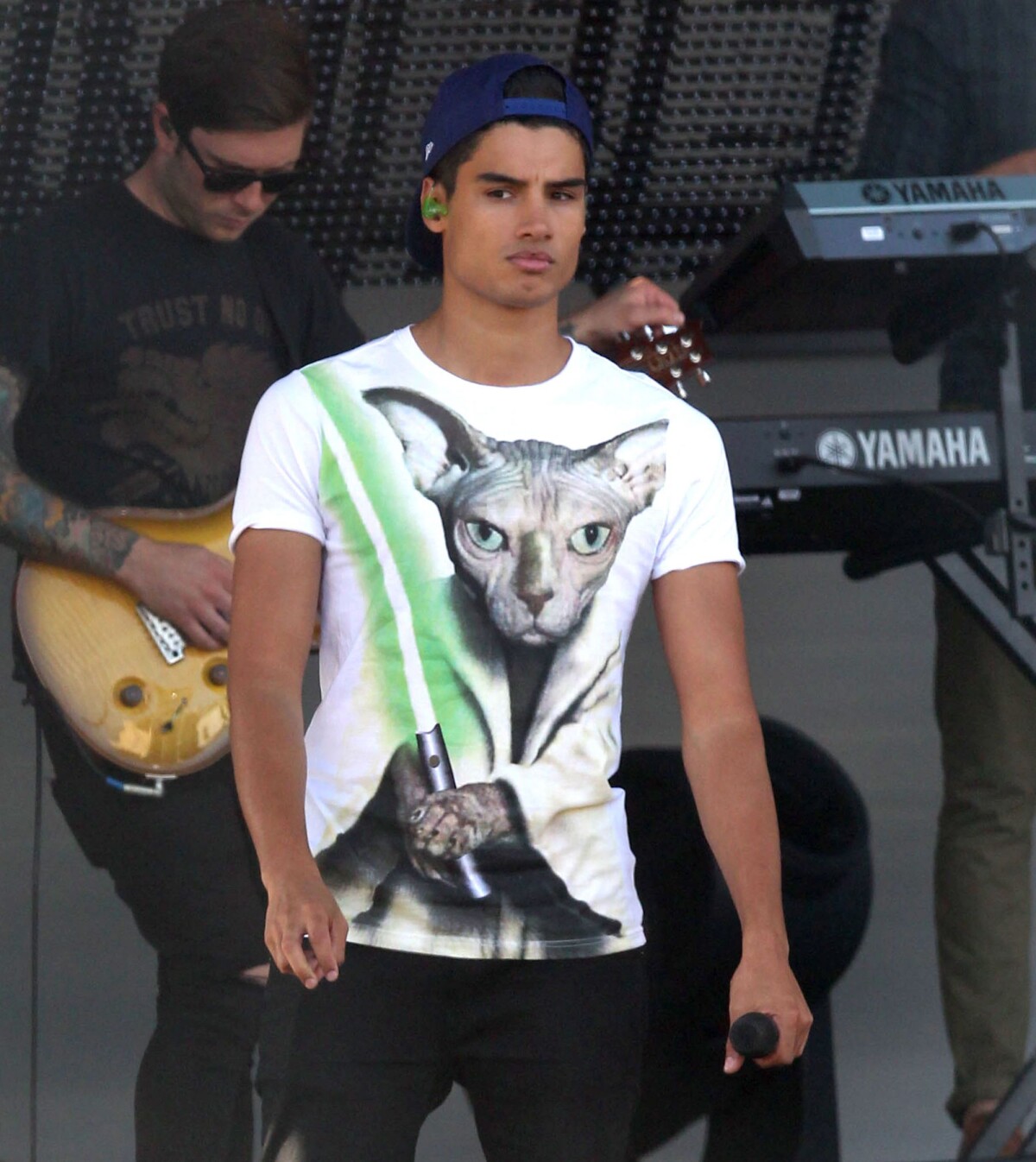 Photo : Siva Kaneswaran du groupe "The Wanted" en showcase sur le ...