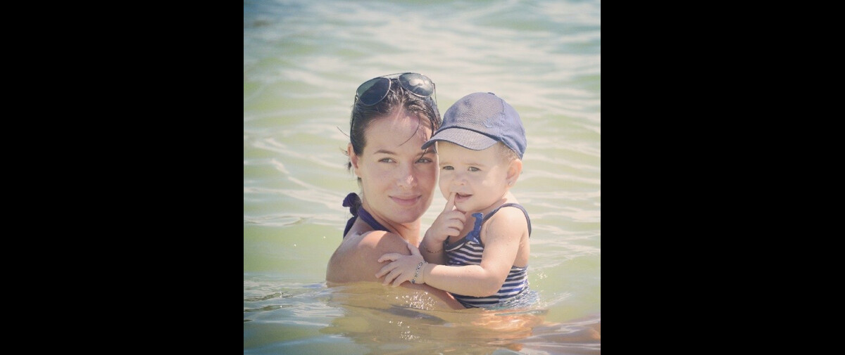 Photo : Jade Foret en vacances au soleil avec sa fille Liva à l'île ...