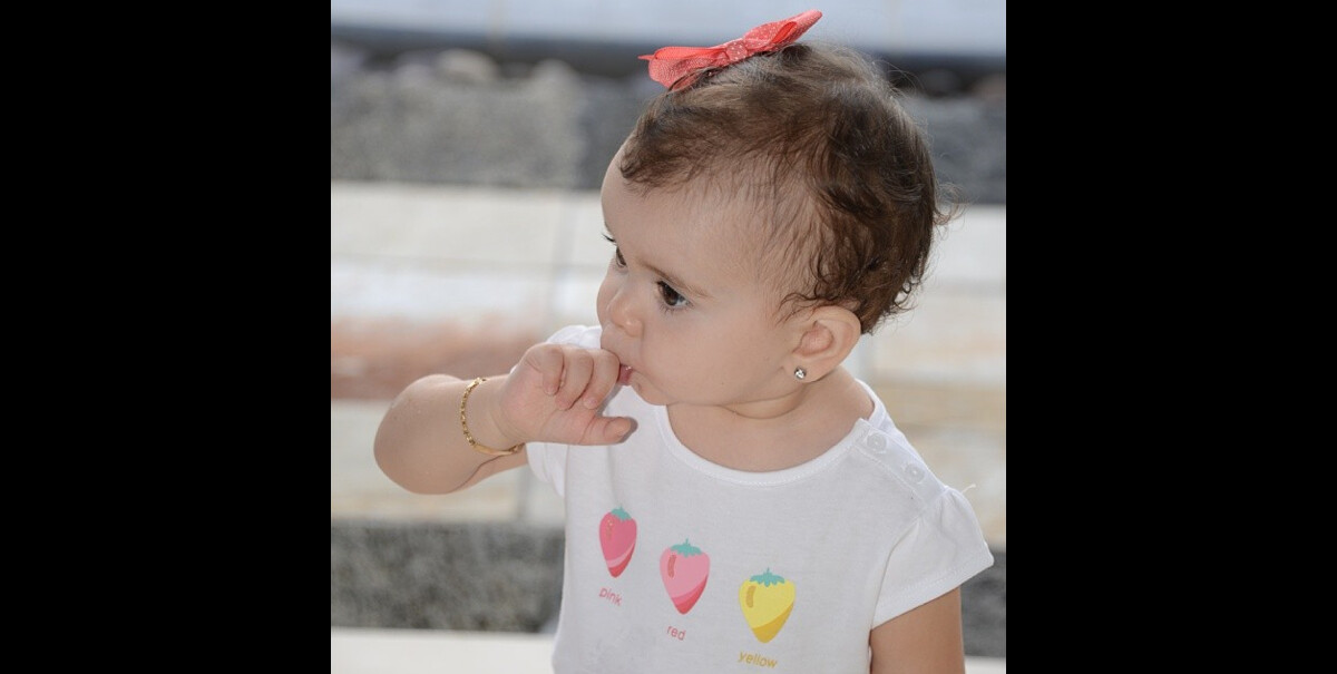 Photo : Jade Foret en vacances avec son adorable fille Liva à L'Île ...