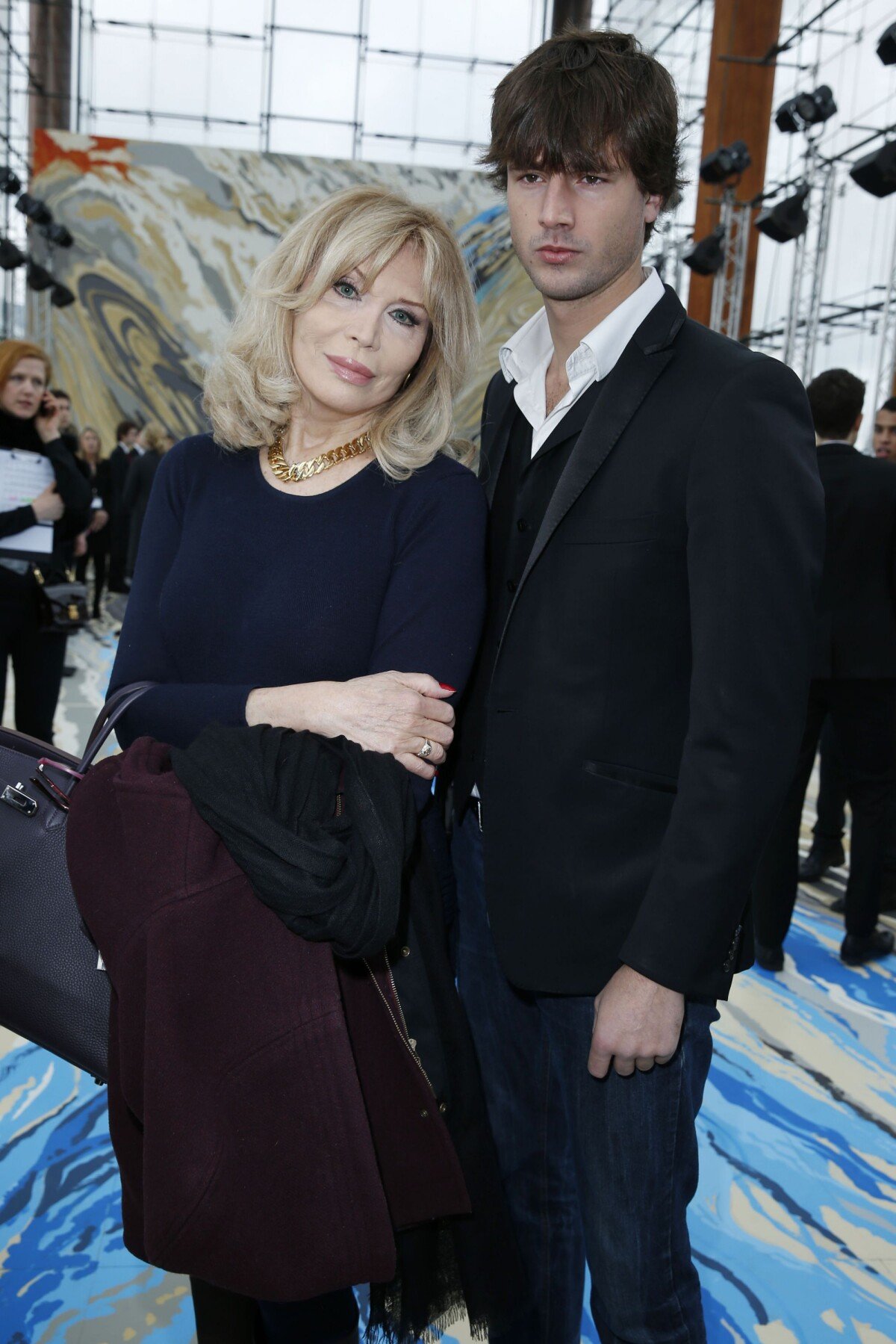 Photo : Amanda Lear et son ami Anthony Hornez arrivent au Parc André ...