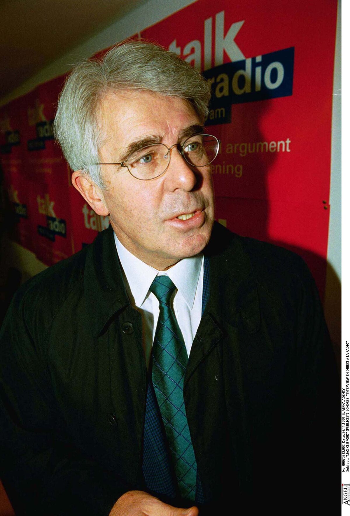Photo : Max Clifford à Londres, le 24 novembre 1999. - Purepeople