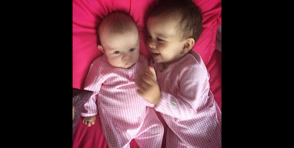 Photo : Jade Foret : ses adorables poupées Livia et Mila plus complices ...