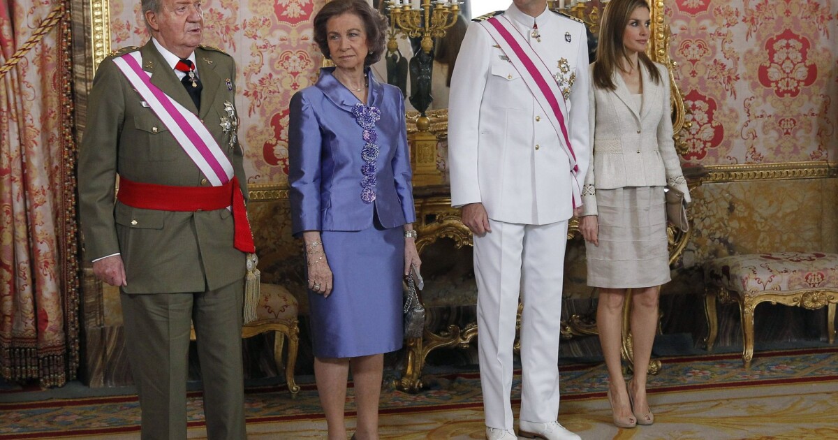 Felipe Despagne Son Père Juan Carlos Ier Séclipse Pour Son Serment