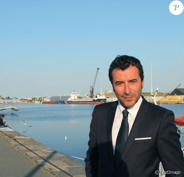 Bernard Montiel, chic au côté de Julie Ferrier et Saïda Jawad - Purepeople