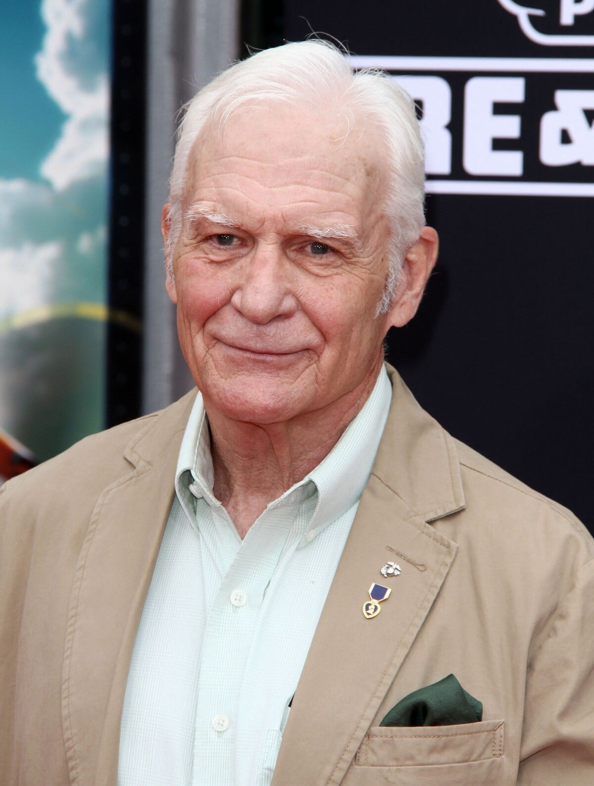 Photo : Dale Dye à la première du film "Planes 2 : Fire & Rescue" à ...