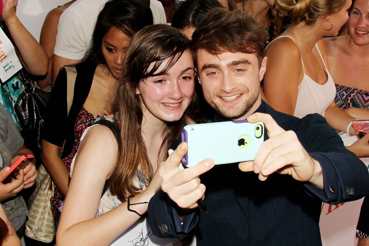 Photo : Daniel Radcliffe avec une fan en larmes lors de l'avant ...