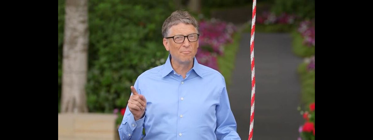 Vidéo : Bill Gates participe au Ice Bucket Challenge, le 15 août 2014 ...