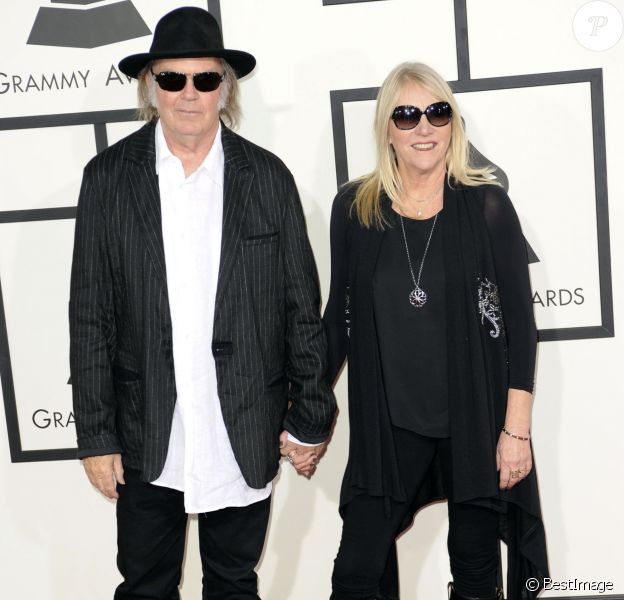 Neil Young : Le rockeur culte divorce après 36 ans de mariage ...
