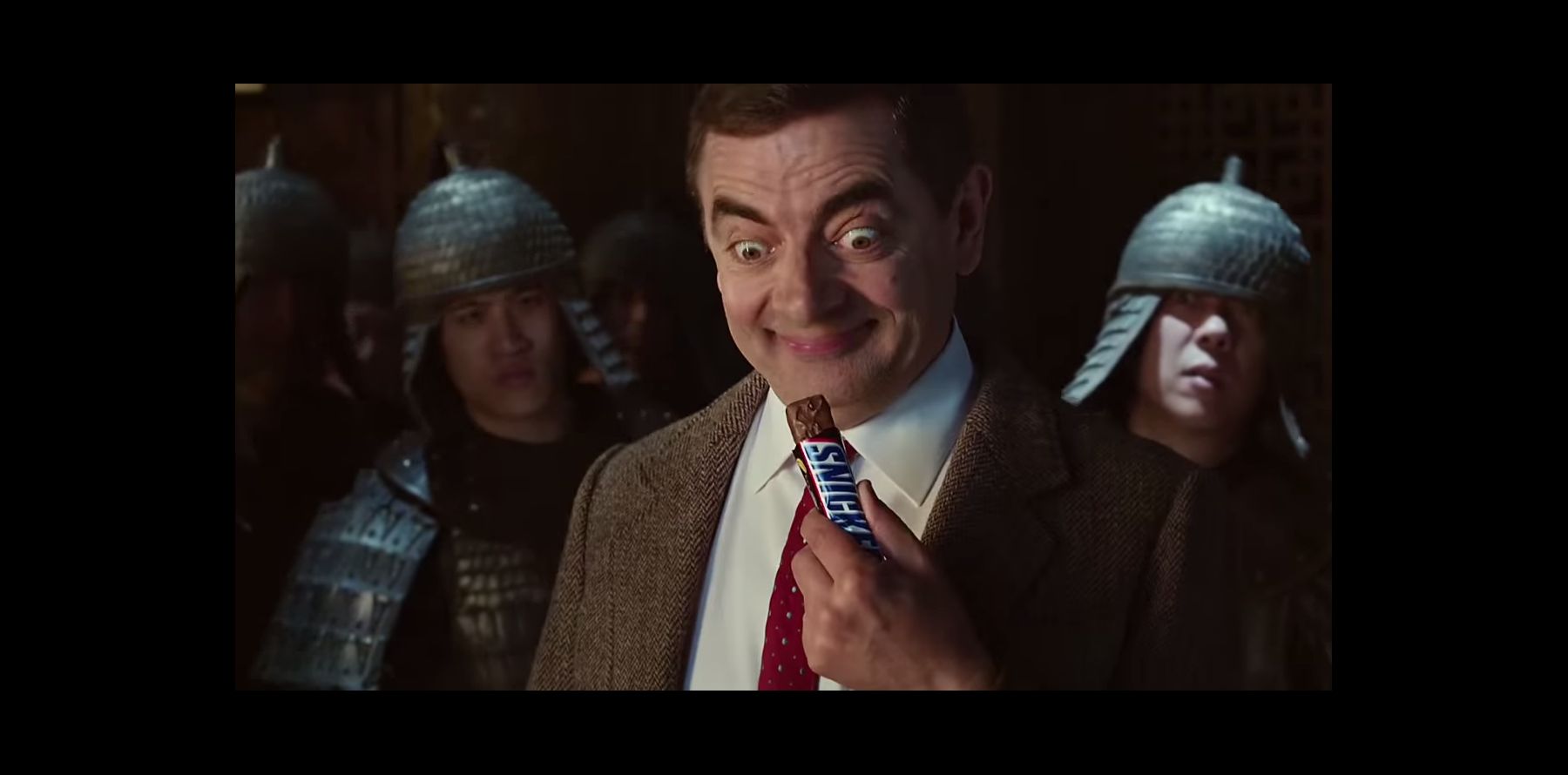 Rowan Atkinson : Mr. Bean aux prises avec des ninjas pour un Snickers ...