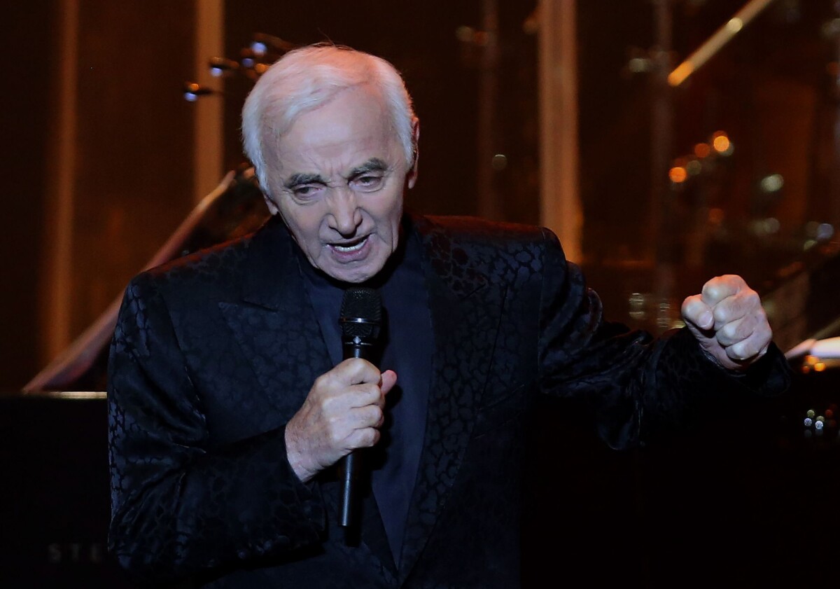 Photo : Charles Aznavour lors de son concert au parc des expositions ...