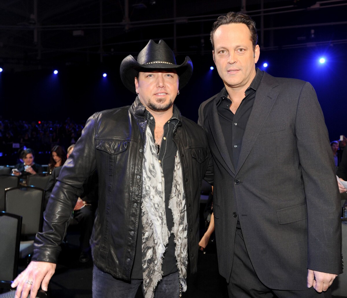 Photo : Jason Aldean and Vince Vaughn at the 2014 American Country ...
