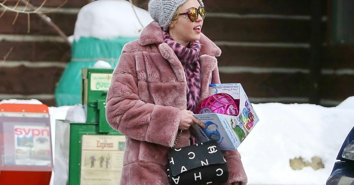 Miley Cyrus : Une veste en poils de Muppet's pour rencontrer son beau ...