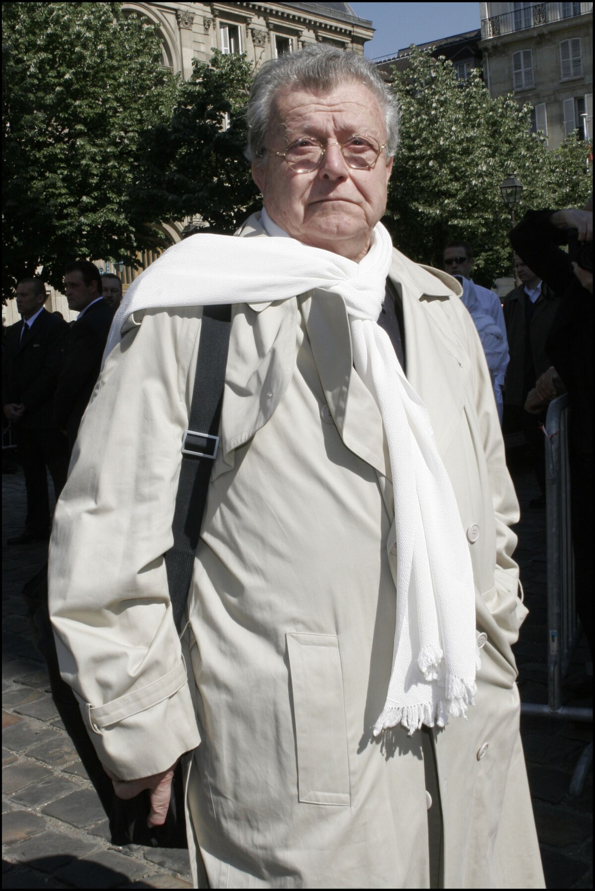 Vidéo : José Artur à Paris en mai 2005. - Purepeople