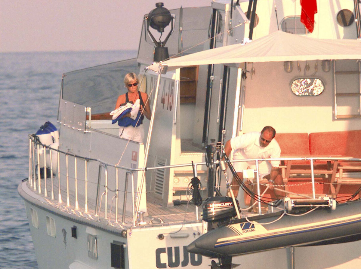 Photo : Lady Di le 22 août 1997 à Saint-Tropez, en vacances avec son ...