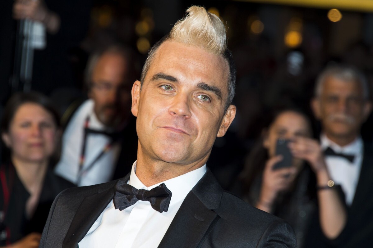 Photo : Robbie Williams - Montée des marches du film "The Sea of Trees ...