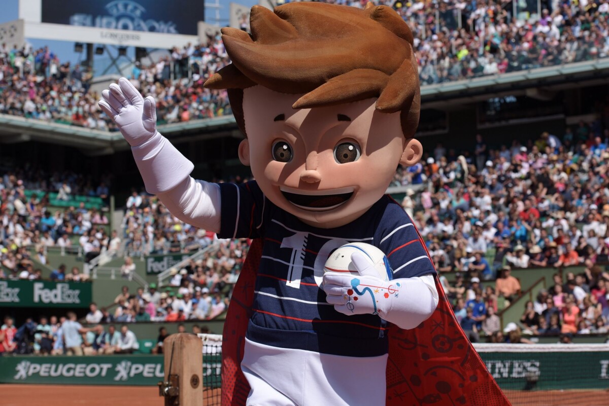 Photo : Super Victor lors du Kid's Day à Roland-Garros le 23 mai 2015 à ...