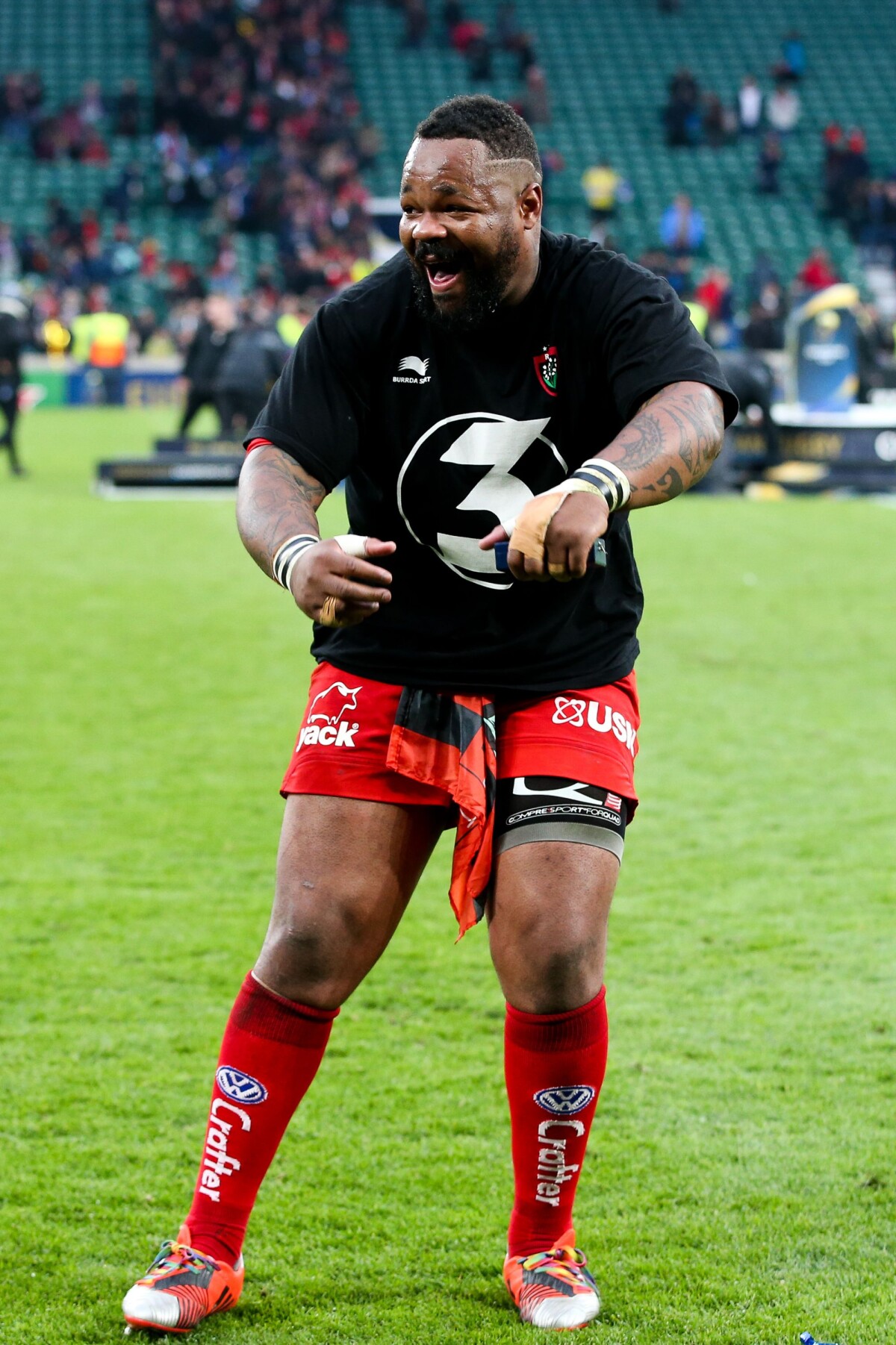 Vidéo : Mathieu Bastareaud à Londres, le 2 mai 2015. - Purepeople