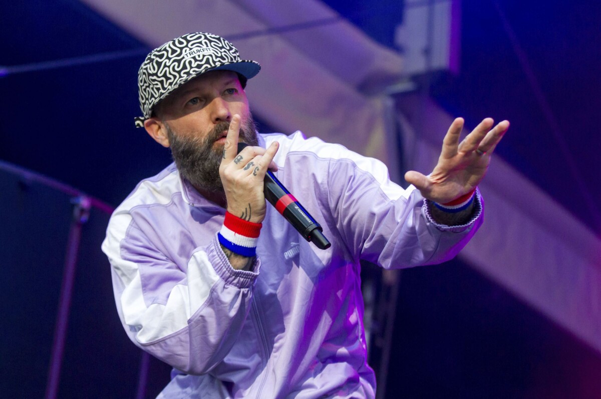 Photo : Fred Durst lors du concert de son groupe Limp Bizkit à la ...