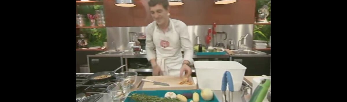Photo : Philippe, dans l'épisode 2 de Masterchef 2015, le jeudi 2 ...