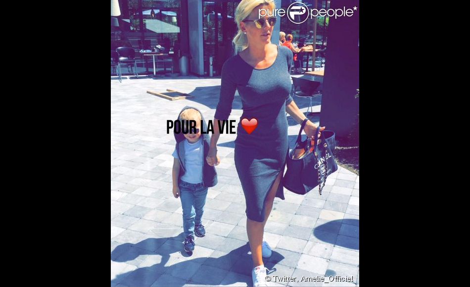 Amélie Neten et son fils Hugo (3 ans). La maman a répondu aux rumeurs ...