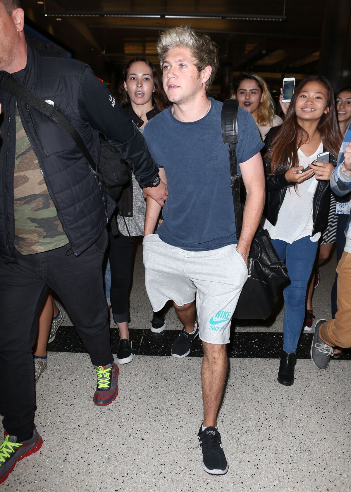 Photo : Naill Horan (One Direction) arrive à l'aéroport de Los Angeles ...