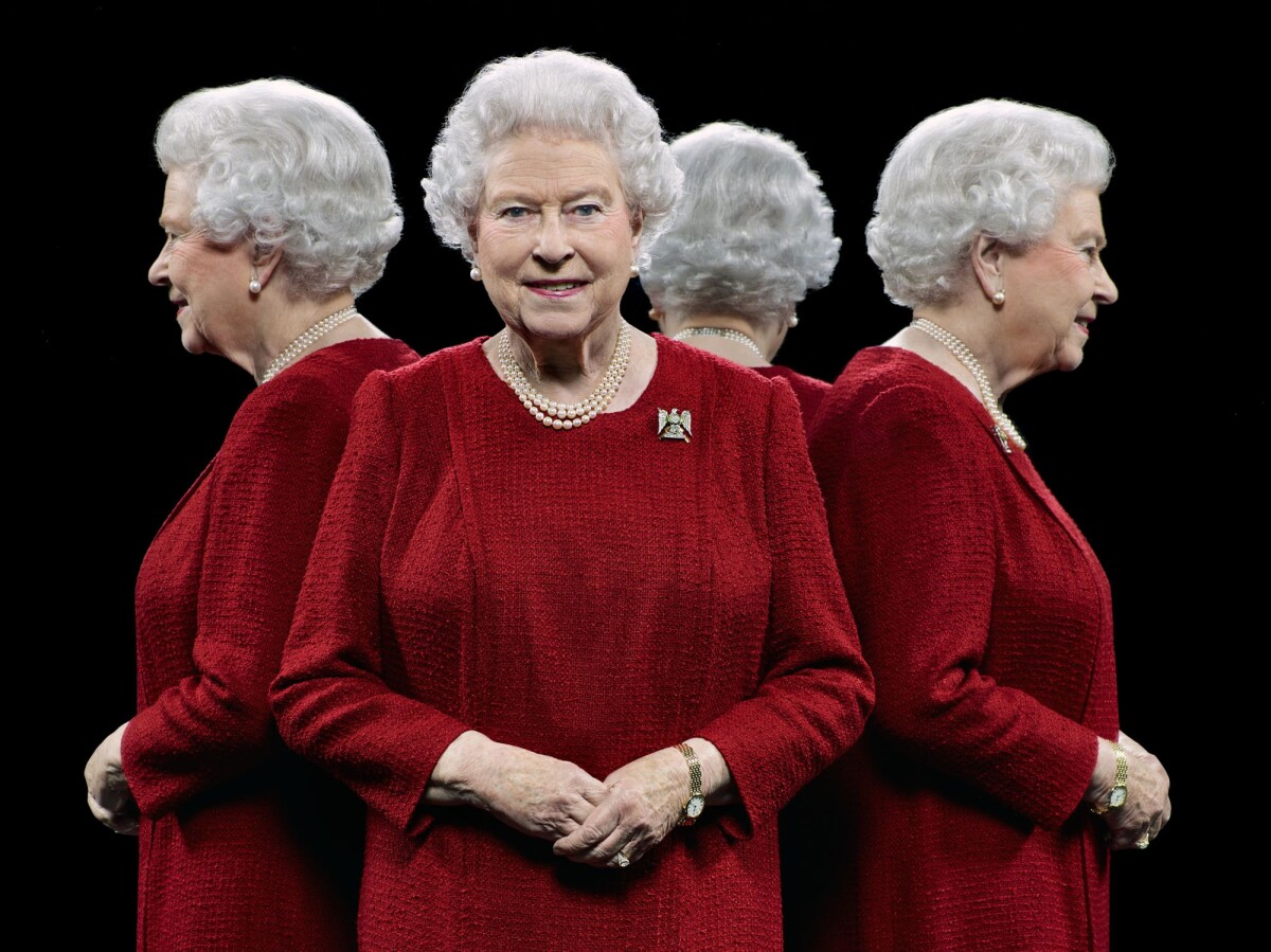 Photo : La reine Elizabeth II photographiée en 2013 à Windsor par Hugo ...