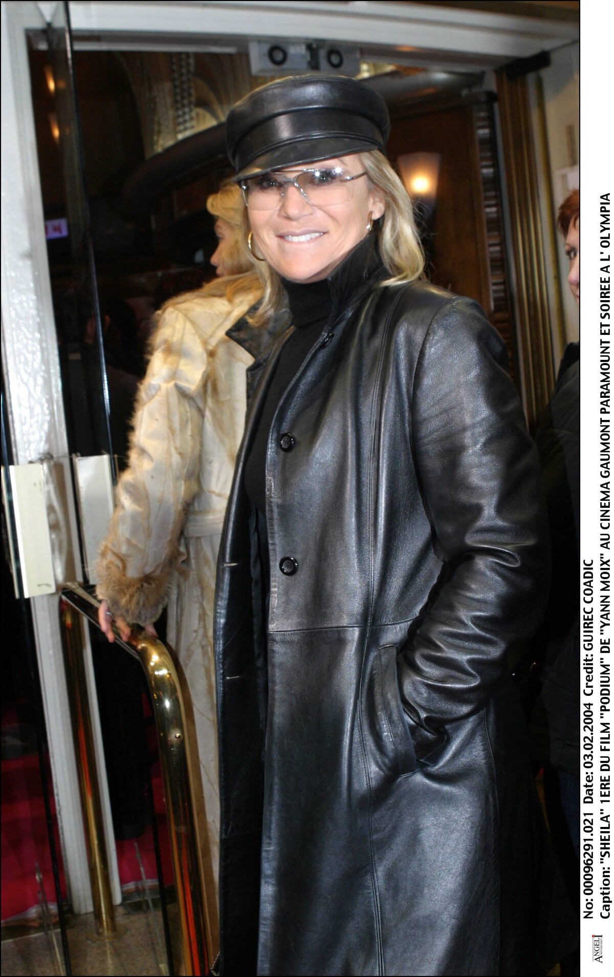 Photo : Sheila lors de la première de Podium à Paris, le 3 février 2004 ...
