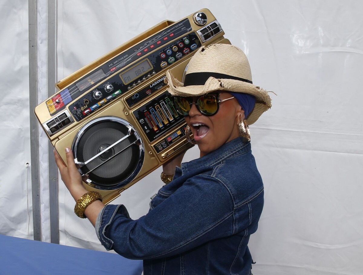 Photo : La chanteuse Lââm - 70 ans du Secours populaire et 36e journée ...