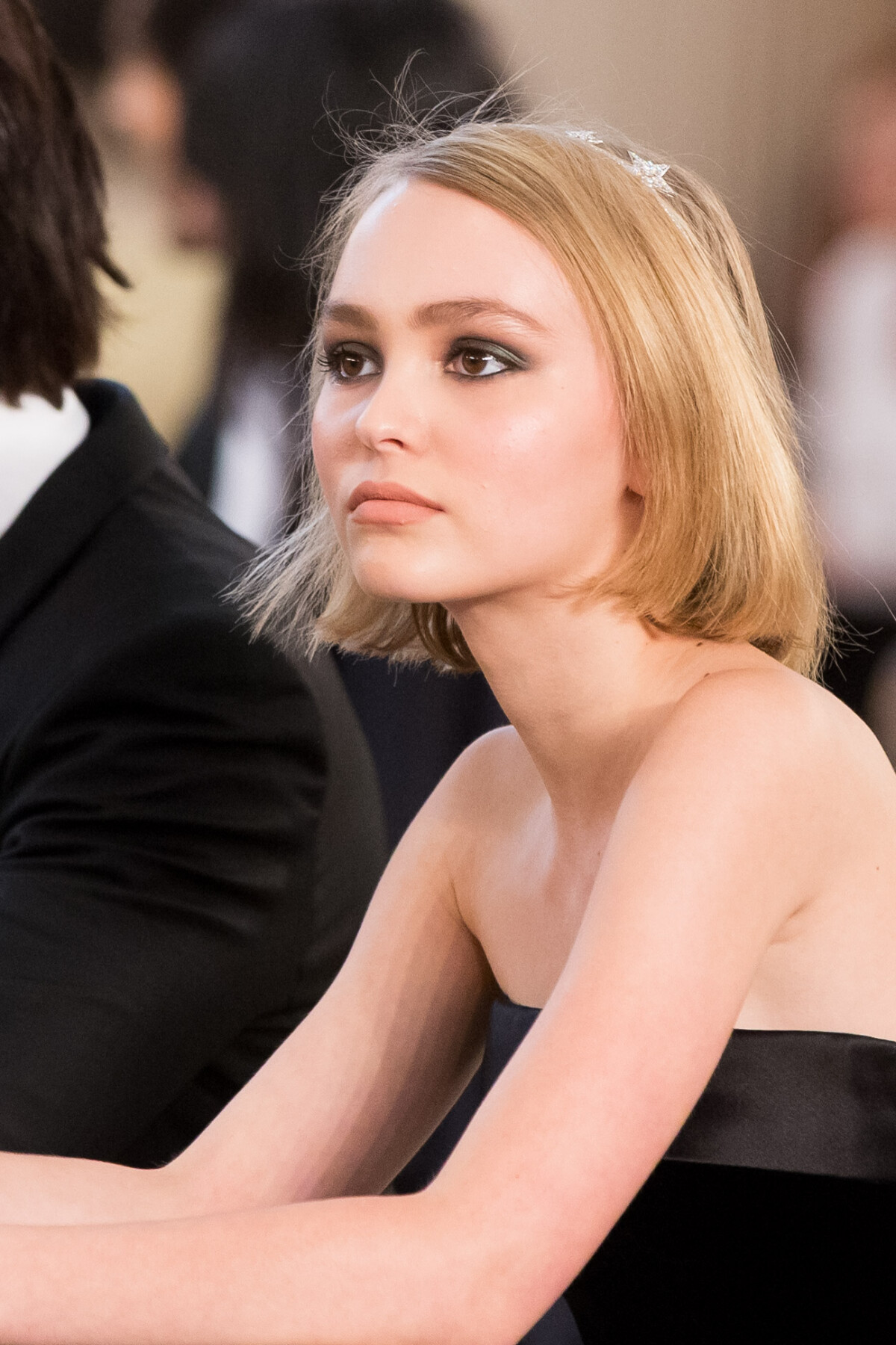 Photo : Lily -Rose Depp lors du défilé de mode "Chanel", collection ...