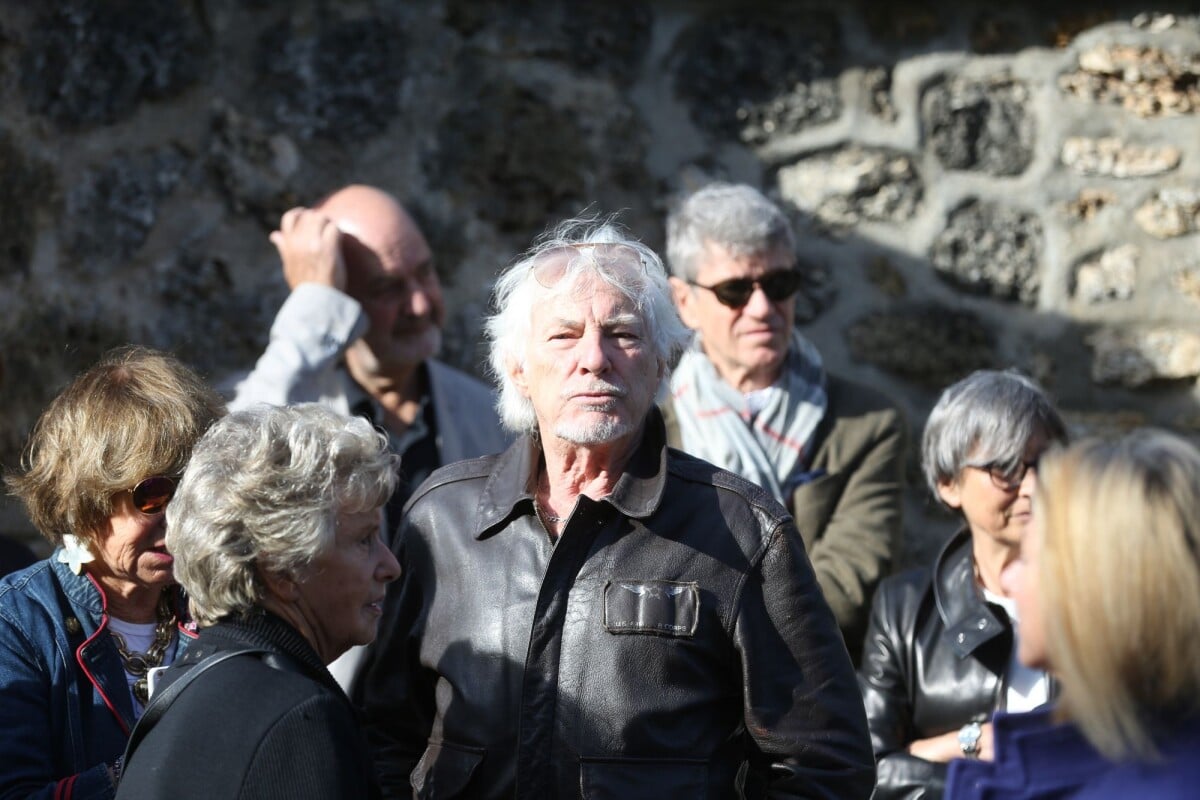 Photo : Hugues Aufray - Obsèques de Guy Béart dans le carré juif du ...