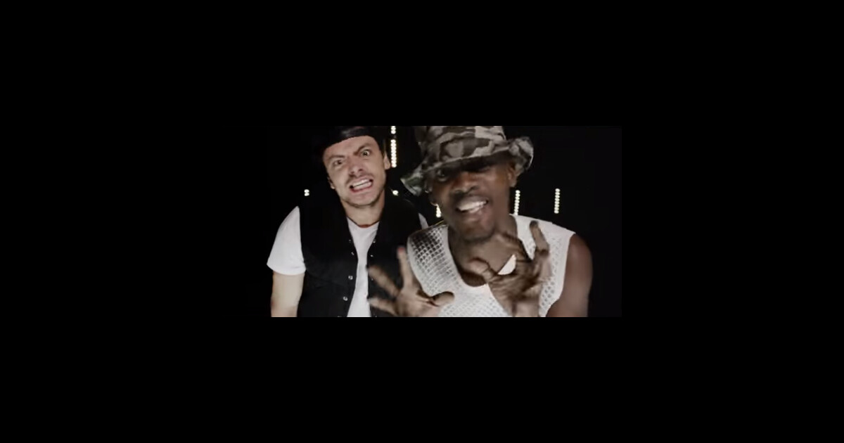 Kev Adams : Son premier rap pour "Le Prince Aladin" avec Black M ...