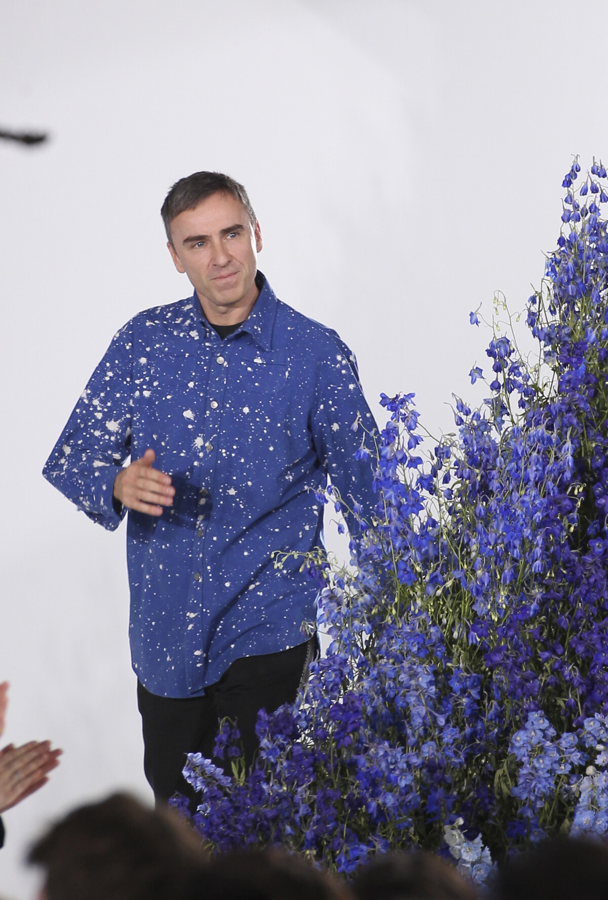 Photo : Le styliste Raf Simons - Défilé Dior collection prêt-à-porter ...