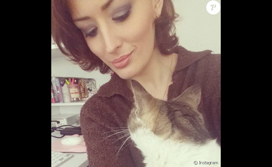 La jolie Kelly Bochenko : Selfie pour l'ex-Miss Paris - Purepeople