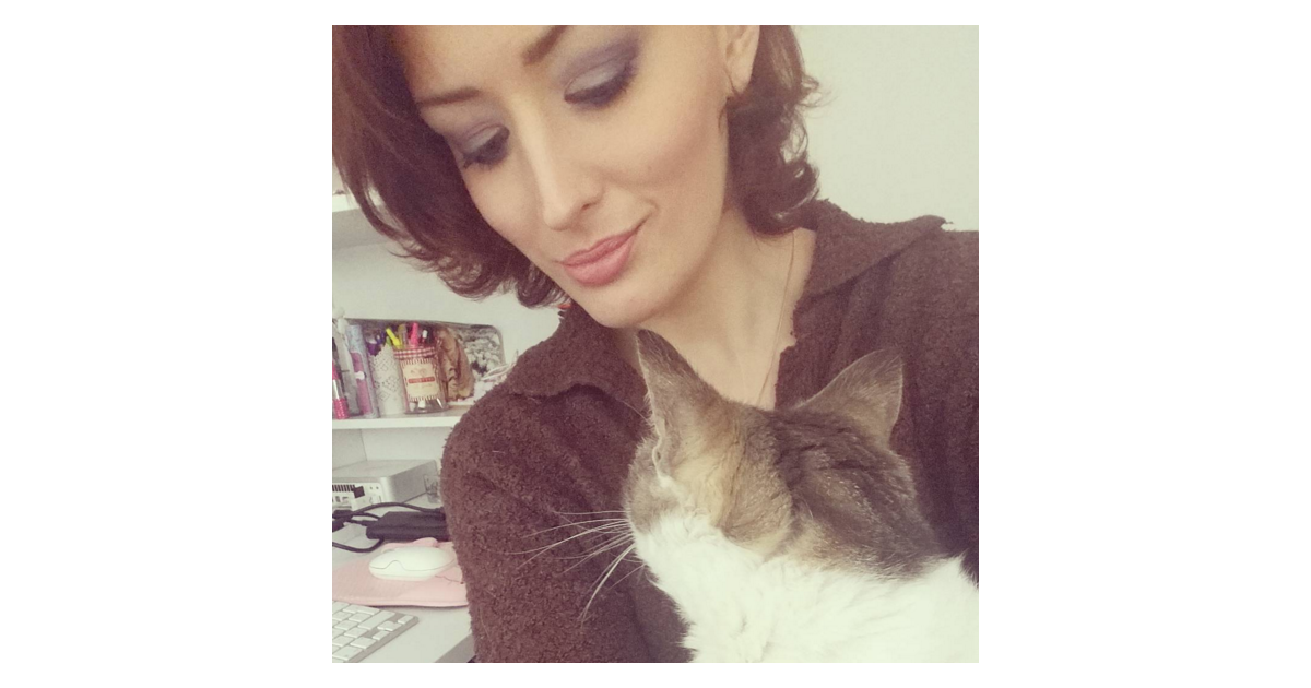 La jolie Kelly Bochenko : Selfie pour l'ex-Miss Paris - Purepeople