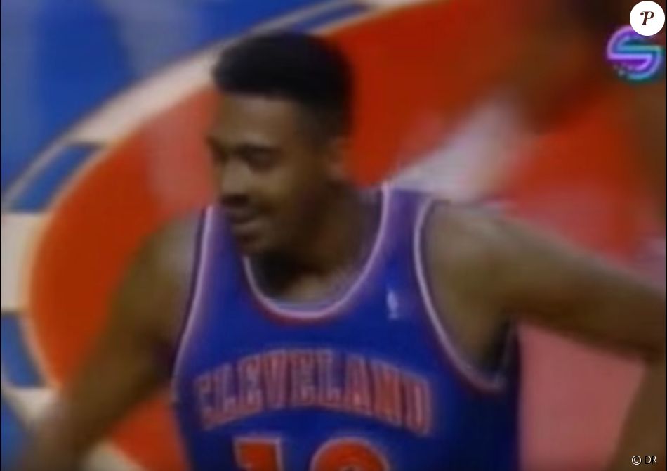 John Hot Rod Williams avec les Cavs dans les années 90 - Purepeople