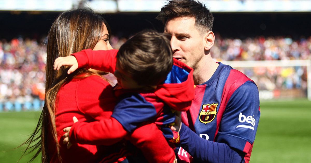 Lionel Messi avec sa compagne Antonella Rocuzzo et leur fils Thiago ...
