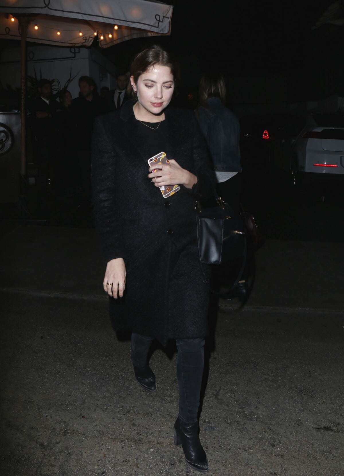 Photo : Ashley Benson arrive au Château Marmont à West Hollywood le 30 ...
