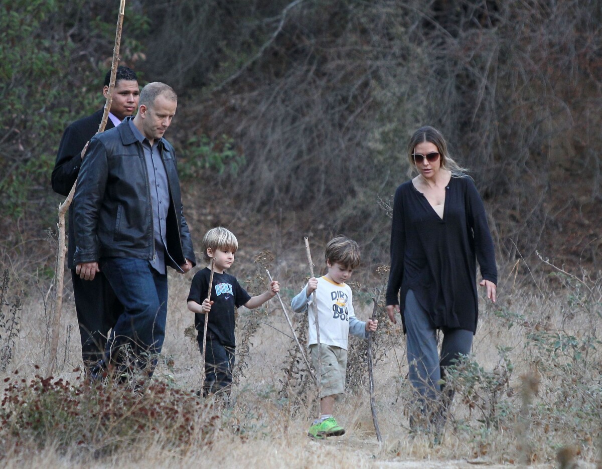 Photo : Brooke Mueller se promène en forêt avec les jumeaux Bob et Max ...