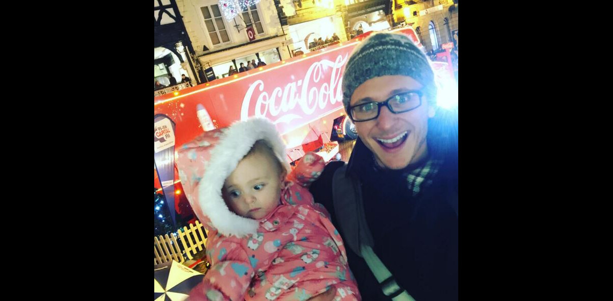 Photo : Ritchie Neville et Ella. Instagram, décembre 2015 - Purepeople