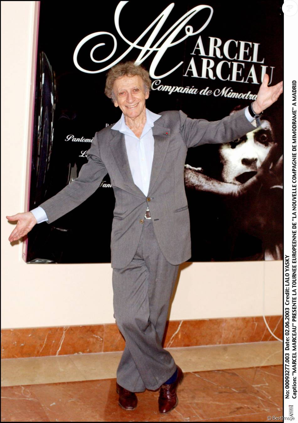 Le mime Marcel Marceau à Madrid en 2003 - Purepeople