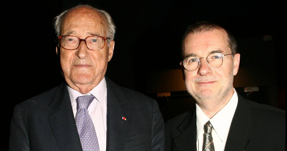 Alain Decaux et le directeur du théâtre Silvia Montfort en 2006 ...