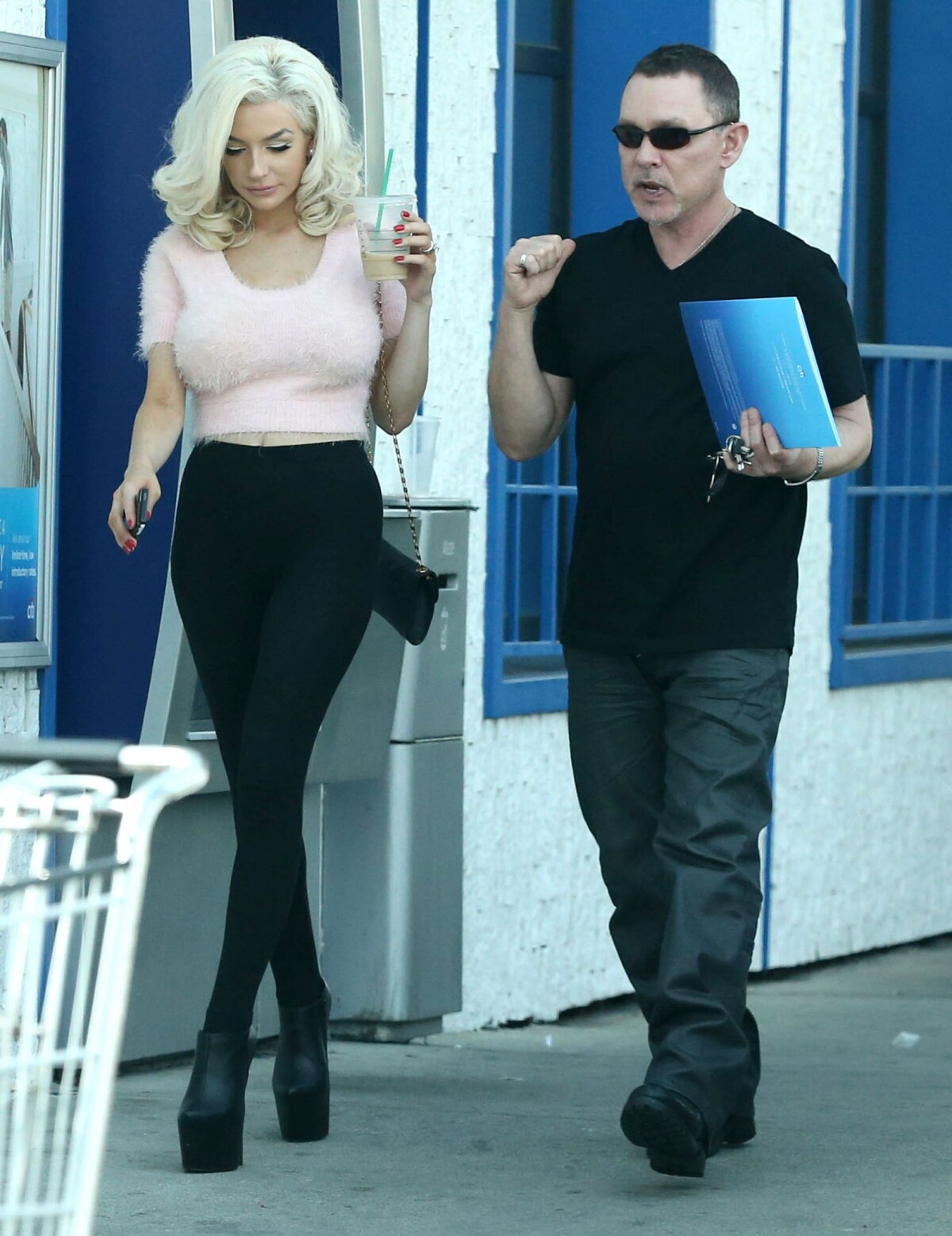 Photo : Exclusif - Doug Hutchison et sa femme Courtney Stodden sont ...
