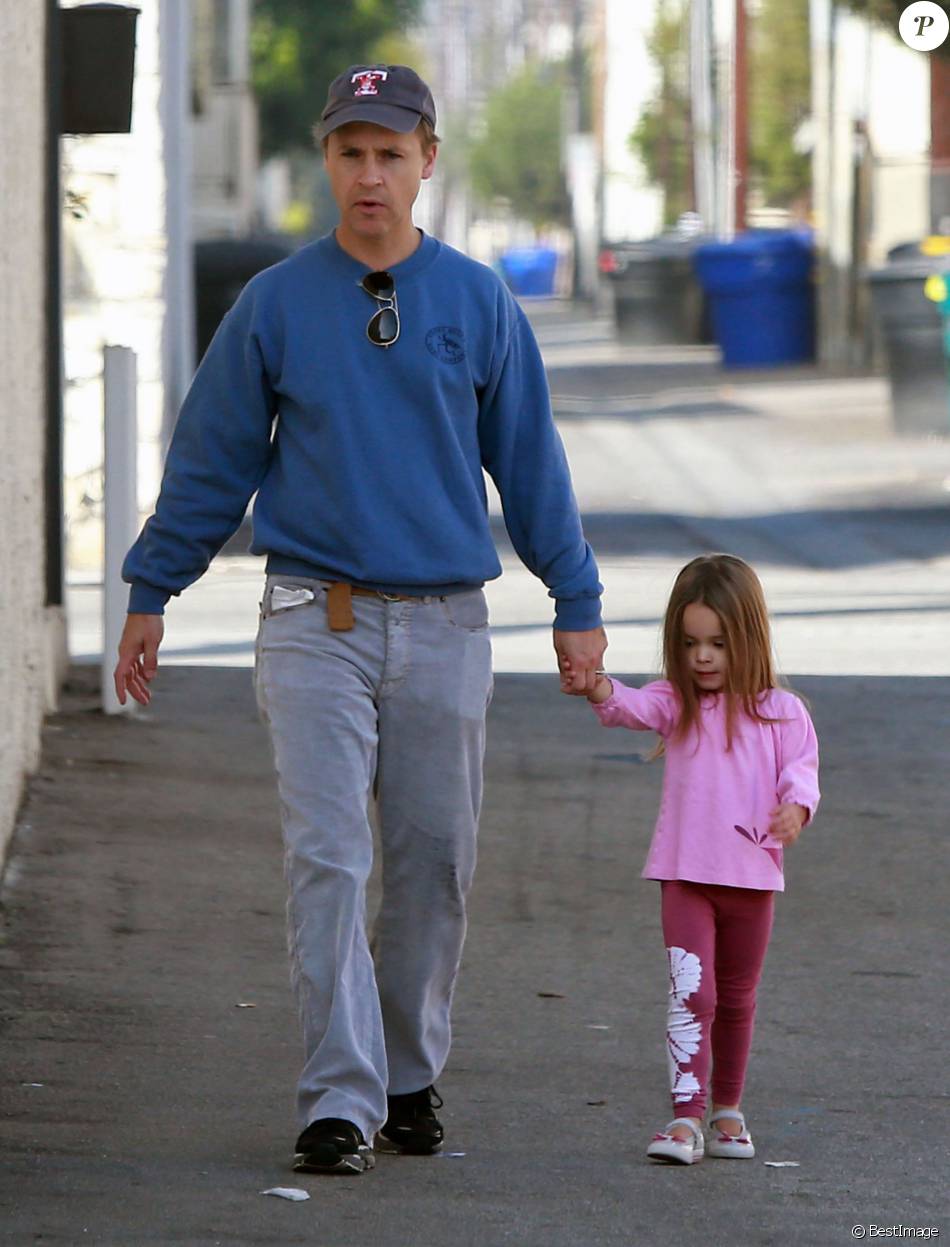 Exclusif - Chad Lowe et sa fille Mabel dans les rues de Santa Monica ...