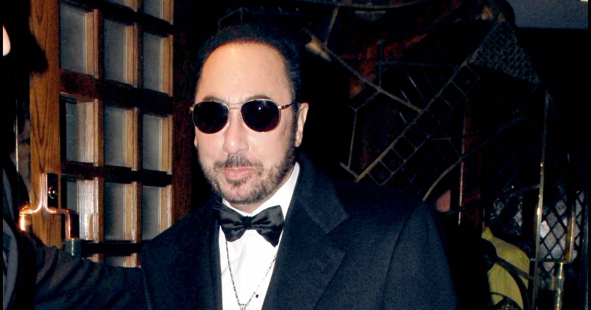 David Gest dans les rues de Los Angeles le 4 décembre 2006 - Purepeople