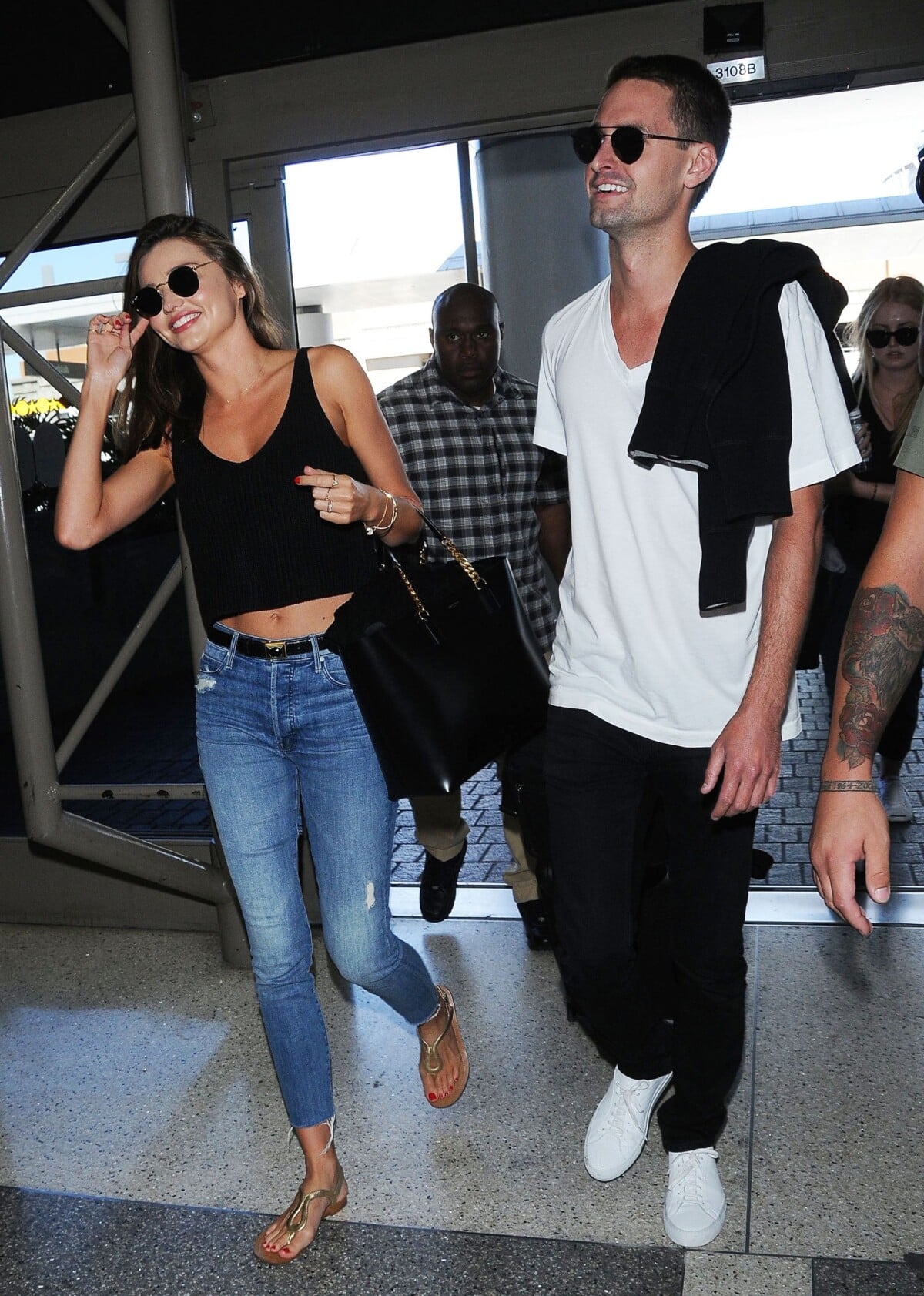 Photo : Miranda Kerr prend l'avion à l'aéroport de Los Angeles avec son ...